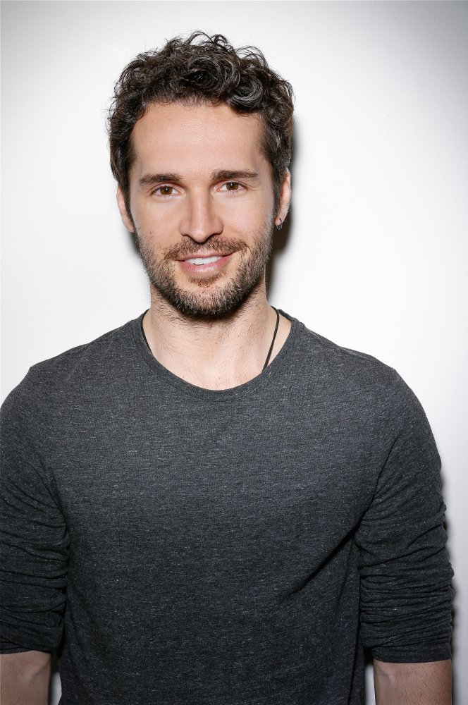 Picture of Christopher Emerson