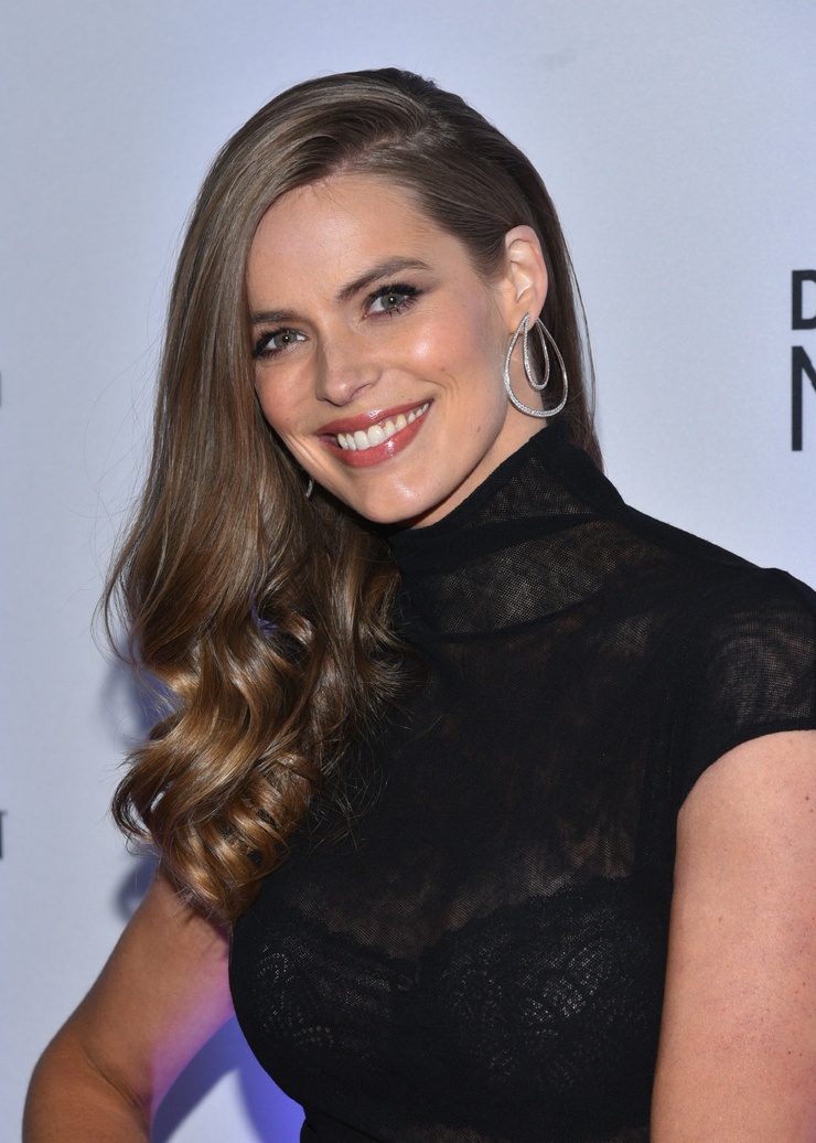 Picture of Robyn Lawley