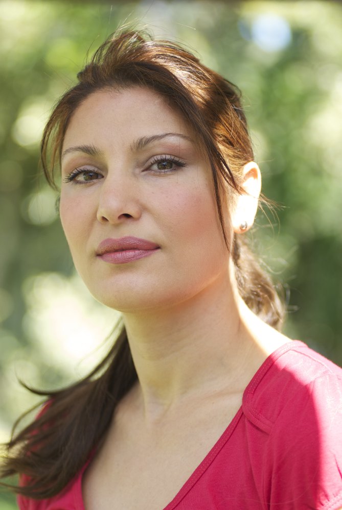 Picture of Neveen Hanna