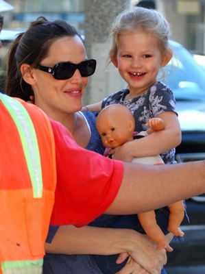 Picture of Violet Affleck