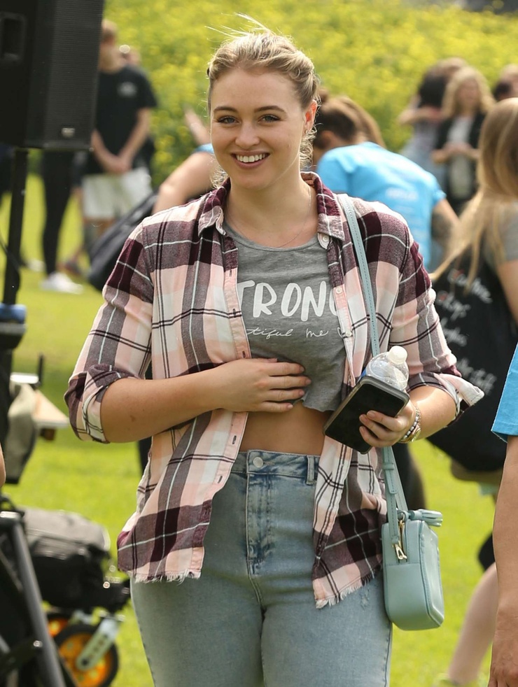 Iskra Lawrence picture