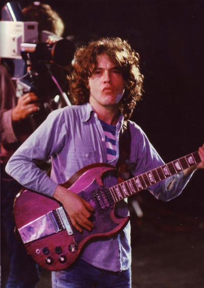 Picture of Angus Young