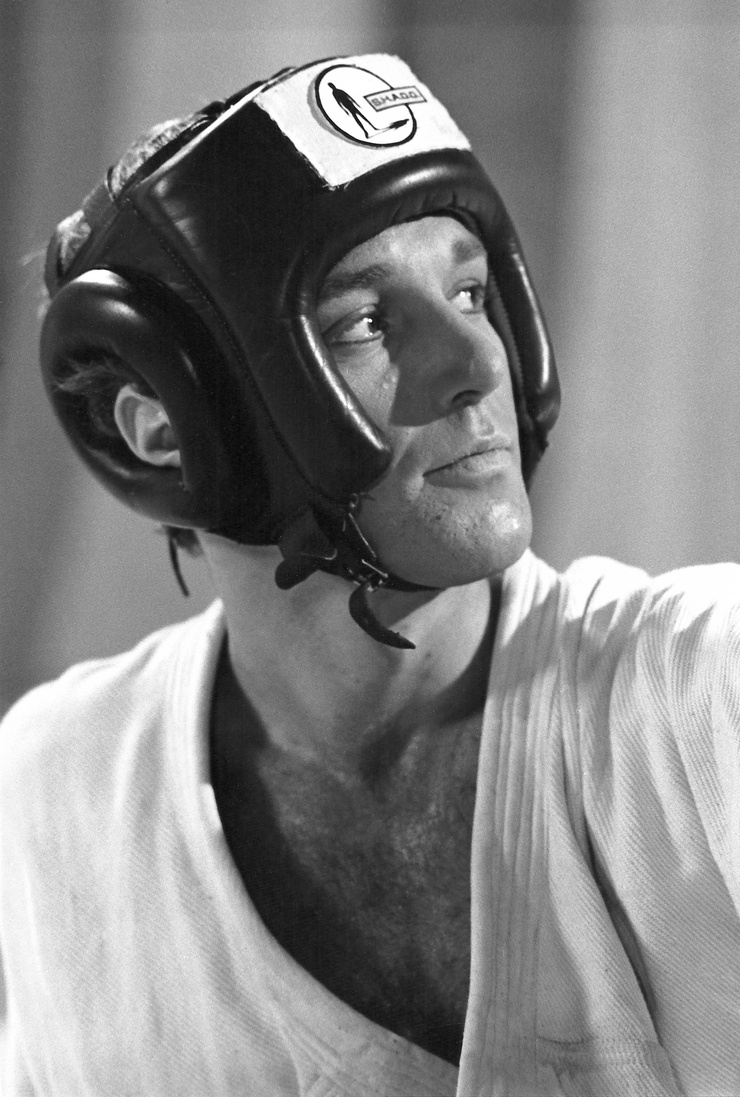 Picture of Alexis Kanner