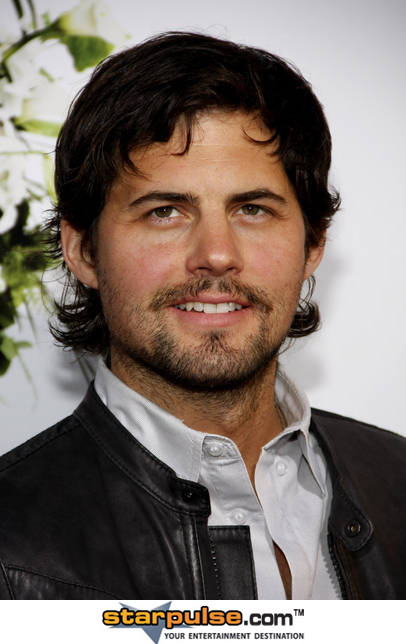 Picture of Kristoffer Polaha