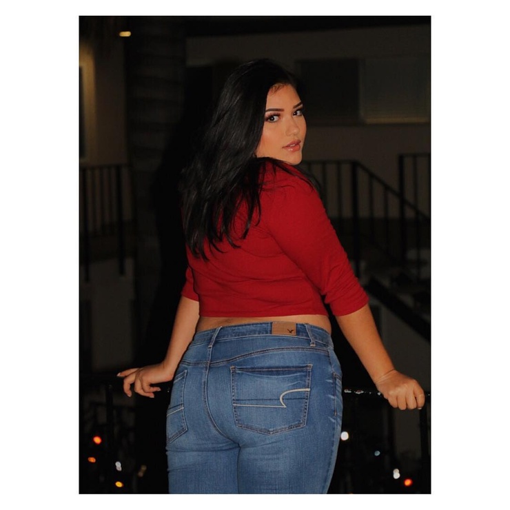 Picture of Vanessa Romo