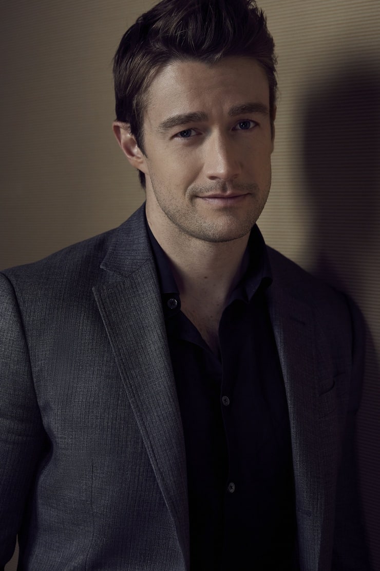 Picture of Robert Buckley
