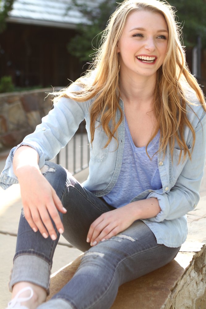 Caroline McKenzie picture