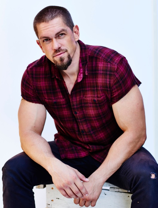 Picture of Steve Howey