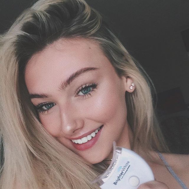 Molly O'Malia image