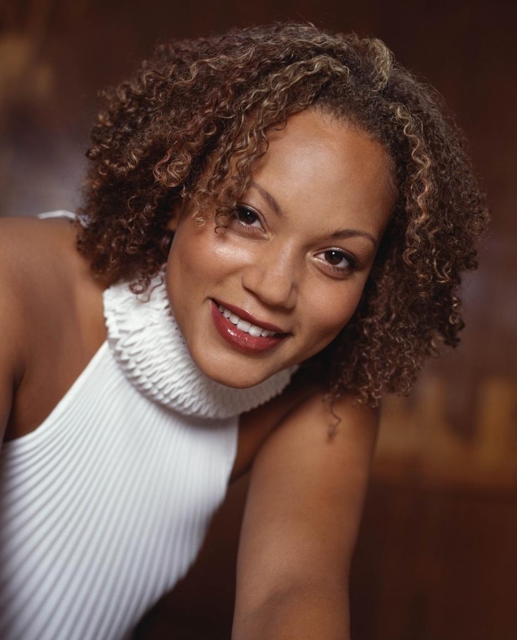 Angela Griffin image