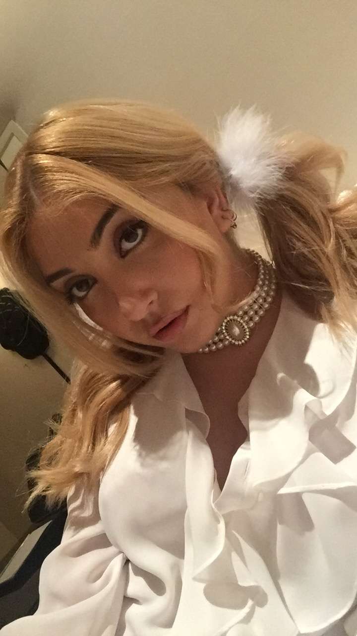 Picture of Jennessa Rose