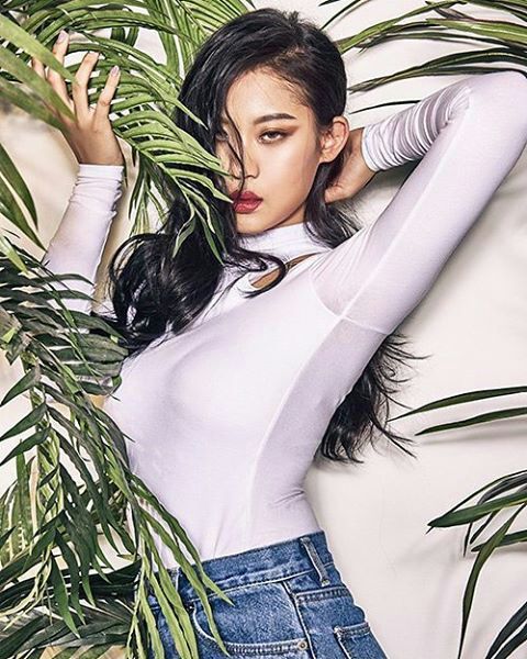 Picture of Yoon Ye Jin