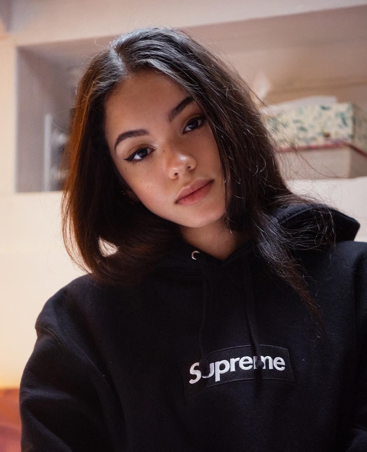 Picture of Alexis Mackenzie