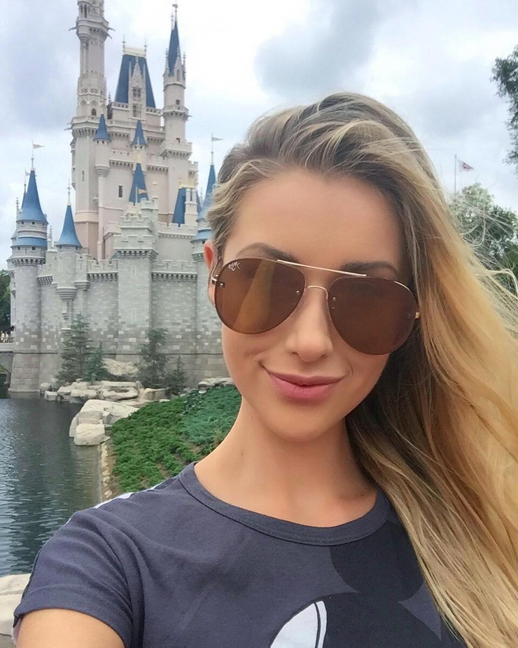 Noelle Foley picture