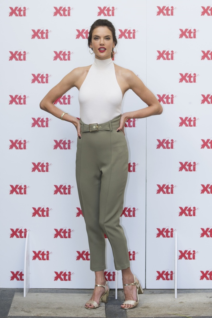 Picture of Alessandra Ambrosio