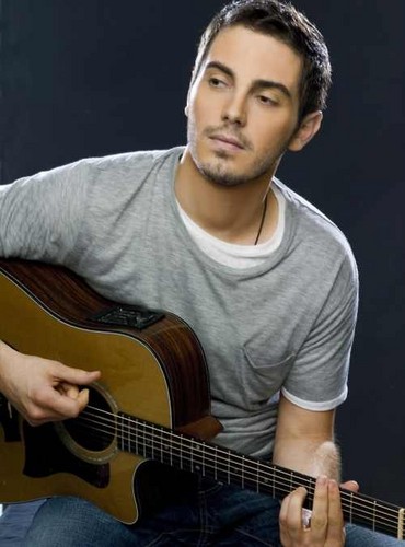 Picture of Michalis Hatzigiannis