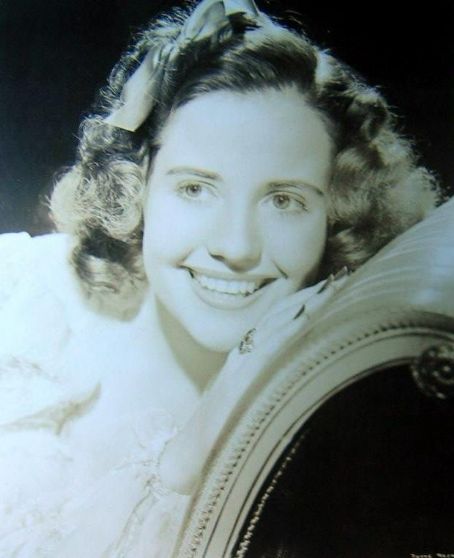 Joyce Reynolds image