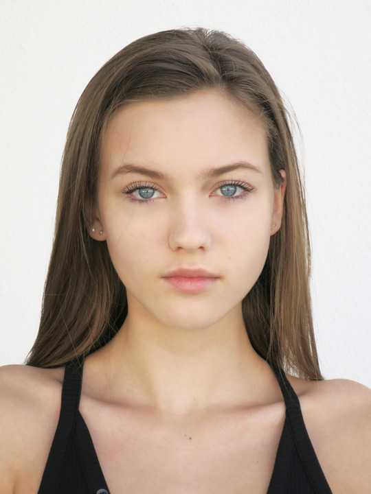 Image of Chloe Robertson