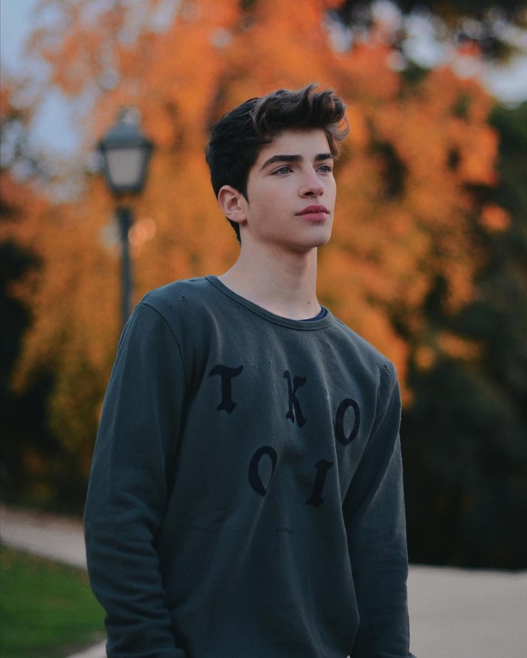 Picture of Manu Rios