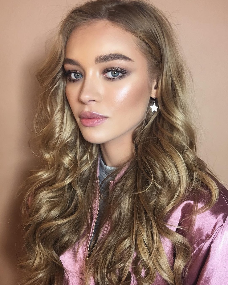 Picture of Roxy Horner