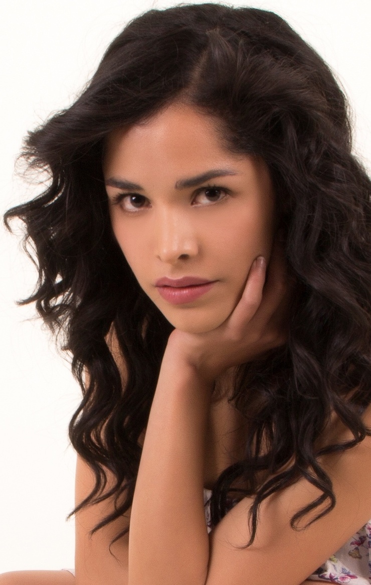 Picture of Claudia Pineda