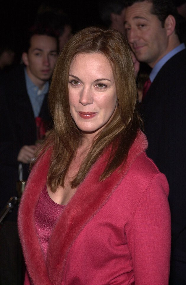 Picture of Elizabeth Perkins