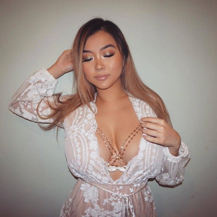 Vicki Li Sexy White Nightgown Someboredguyok