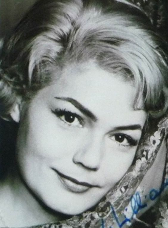 Picture of Christa Williams