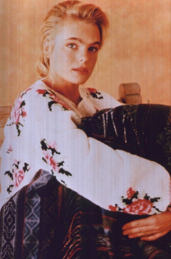 Picture of Erika Eleniak