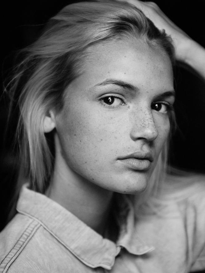 Helen Bouchard image