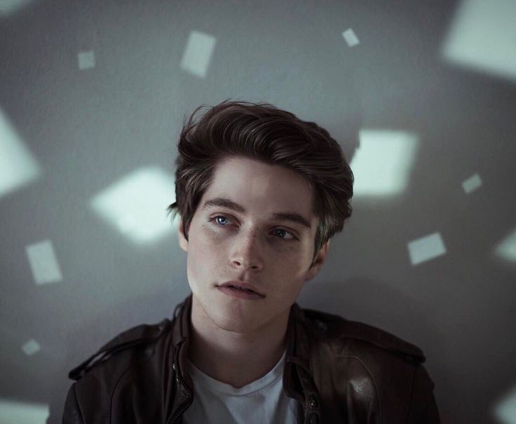 Picture of Froy Gutierrez
