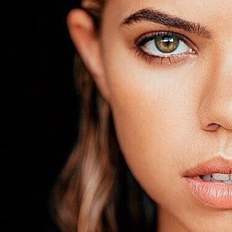 Alli Martinez picture