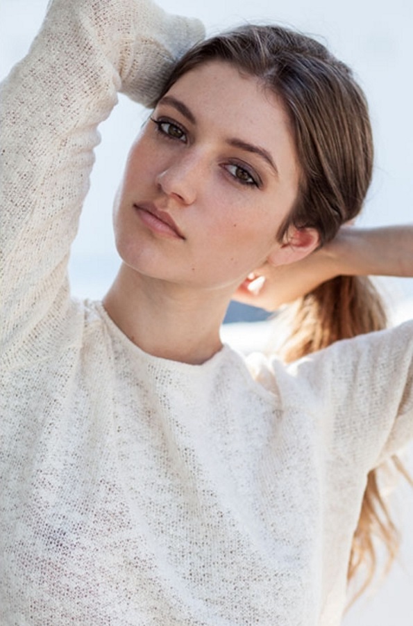 Elizabeth Elam image