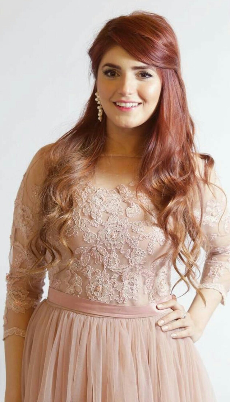 Picture of Momina Mustehsan