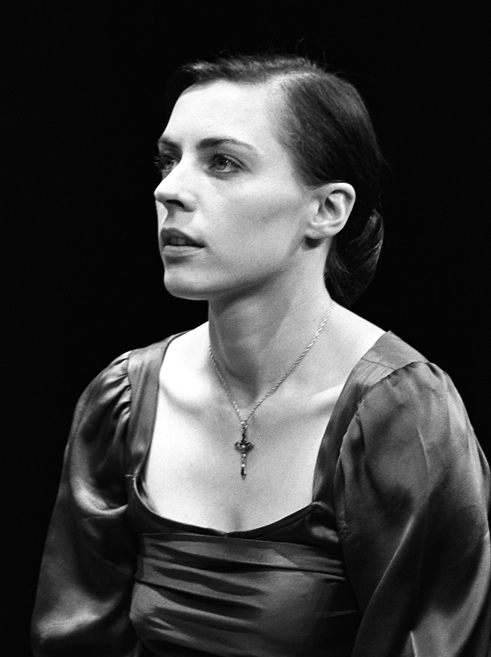 Picture of Saskia Reeves