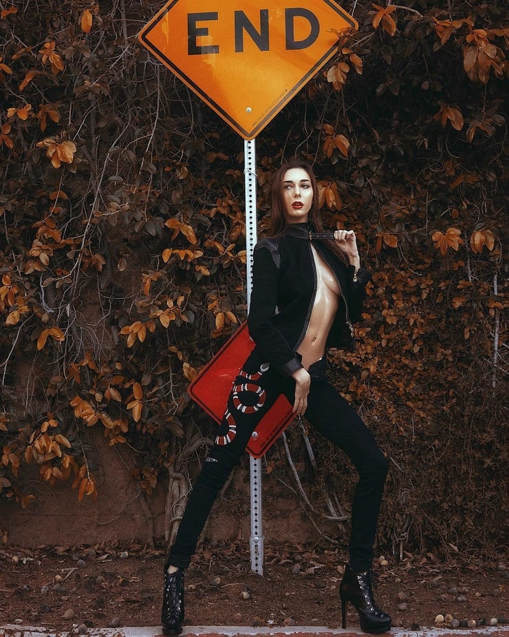 Amber Bernstein image