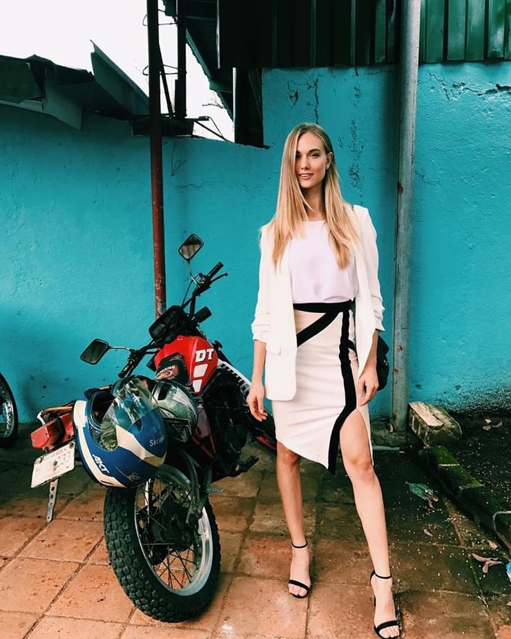 Picture of Lauren Howe