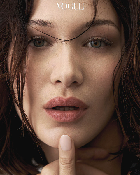 Bella Hadid image
