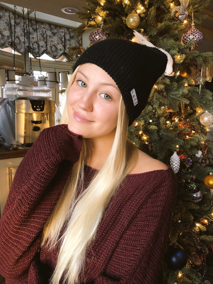 Picture of Ava Sambora