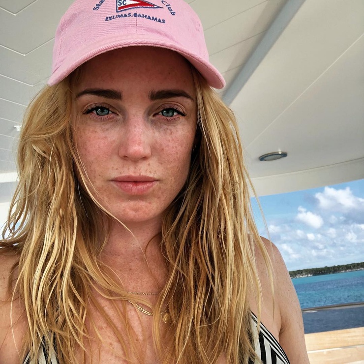 Picture of Caity Lotz
