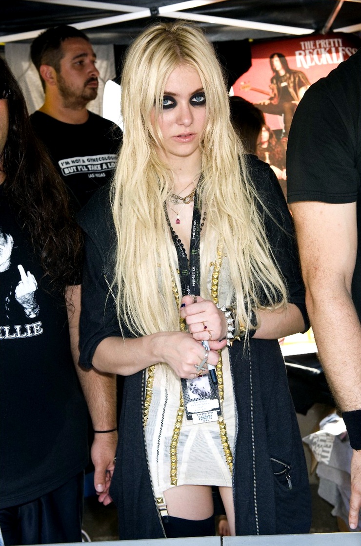 Picture of Taylor Momsen