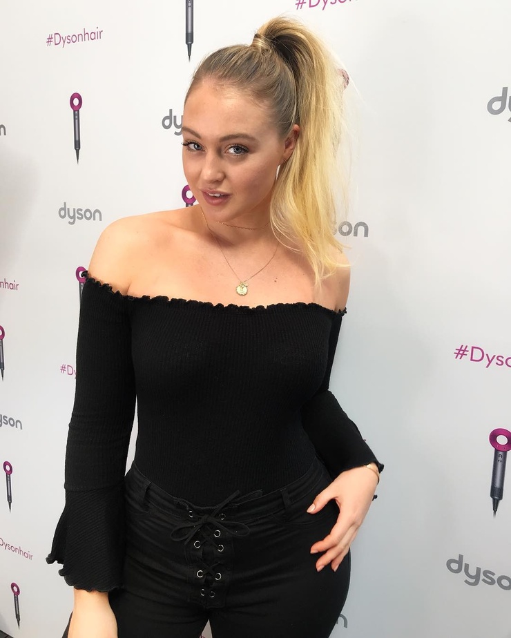 Picture of Iskra Lawrence