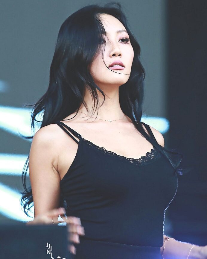 Picture of Hwasa