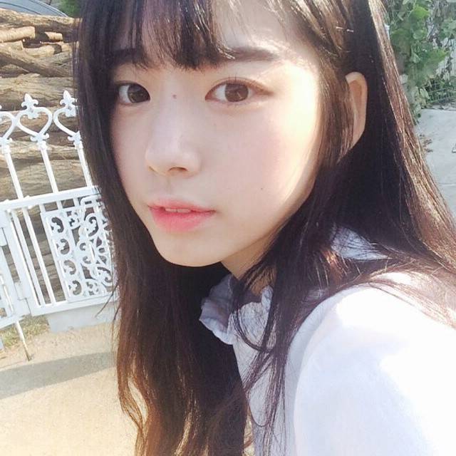 Picture of Shin Se-Hwi