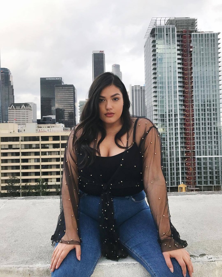 Vanessa Romo picture