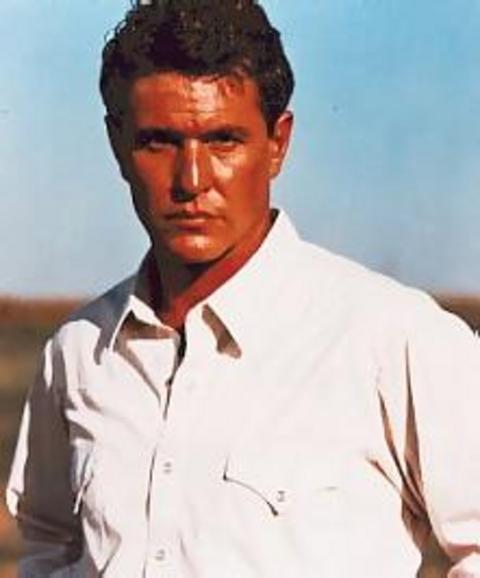 Picture of Tom Berenger