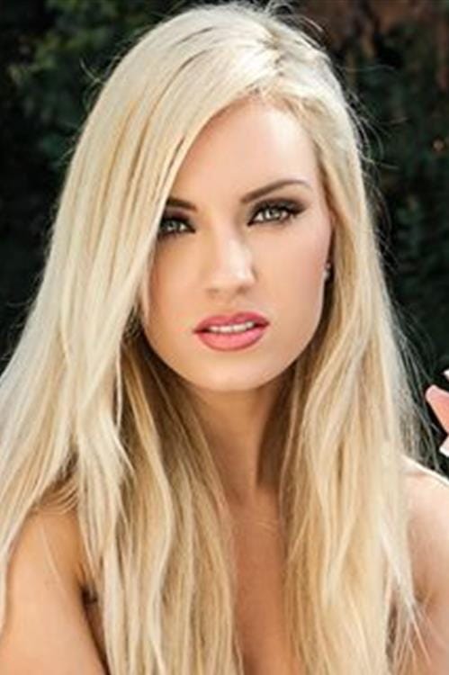 Picture of Julia Nova