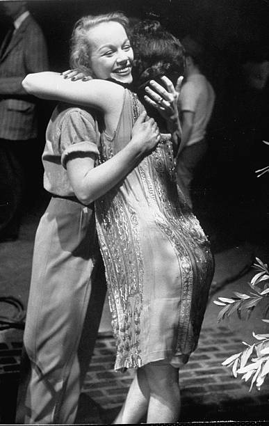 Maria Riva, Mary Sinclair