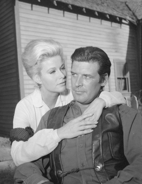 Nancy Olsen, Peter Breck