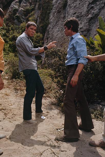 Carl Reindel, Zooey Hall